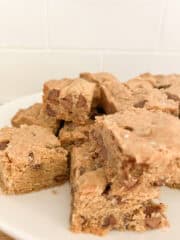 Chocolate chip Cookie Slice recipe - Stuff Mums Like